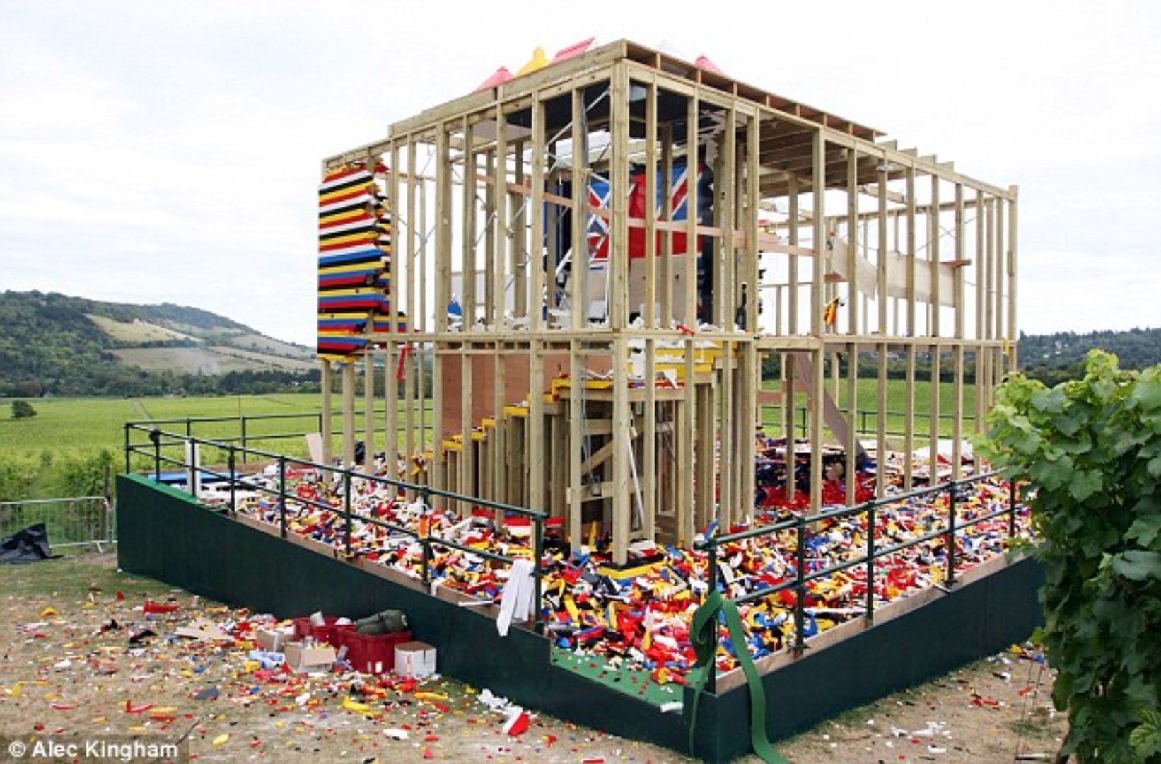 Oproep: doneer je legoblokjes voor de bouw van een kunstpaviljoen - Het ...