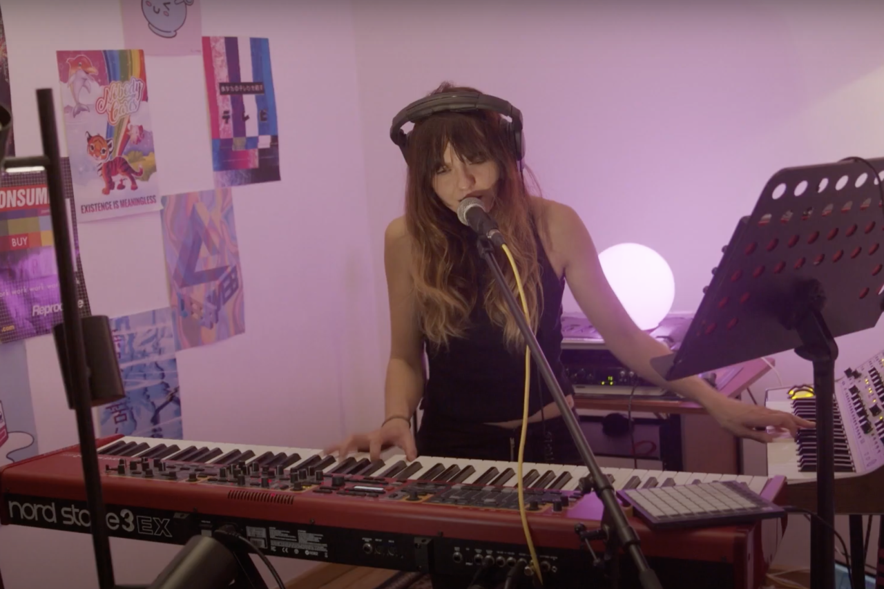 Julie Delrue: "Ik schreef een monoloog over mijn kraambedpsychose ...